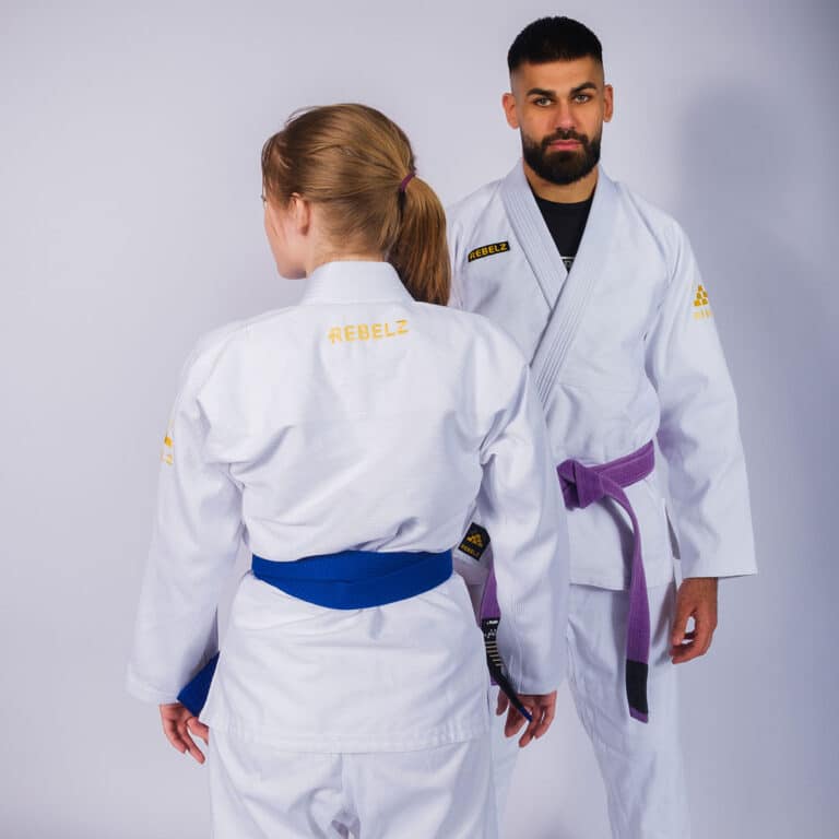 Rebelz BJJ Gi Gold Standard 3 vit - Rebelz